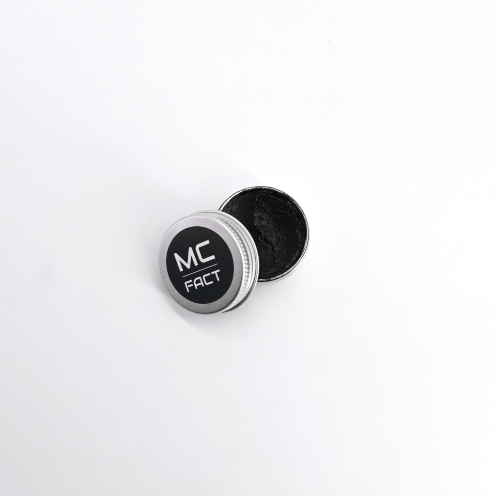 Black Graphite Wax with Metal Patina - MC Fact